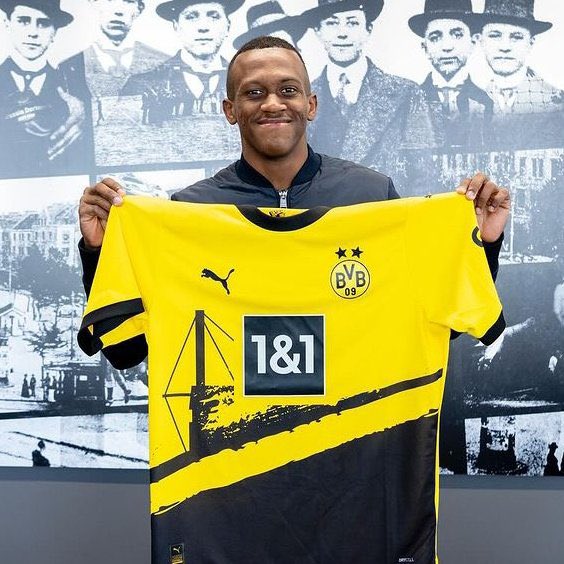 Fútbol Mundial | BORUSSIA DORTMUND FICHA A JOYA ECUATORIANA